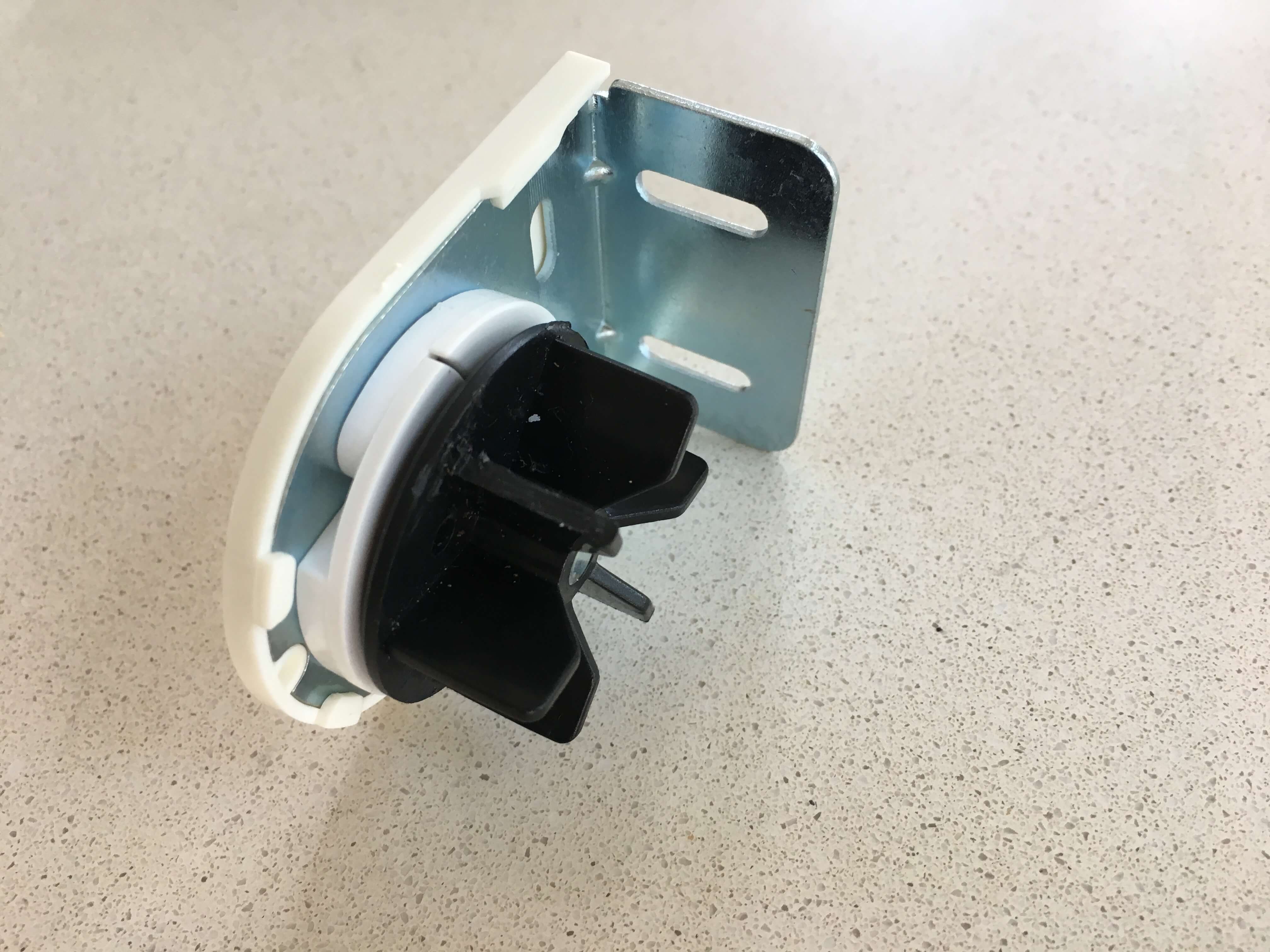 Electronic Wireless Roller Blind Motor With Mounting Kit – RAEX Australia